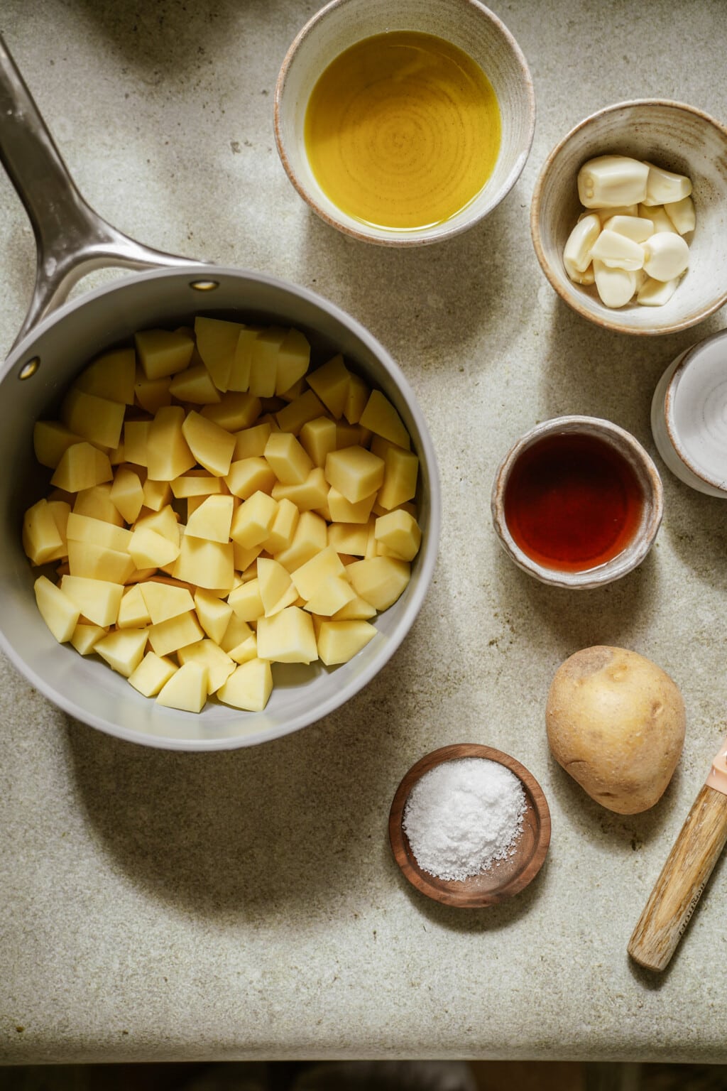 Skordalia (Greek Garlic and Potato Dip)